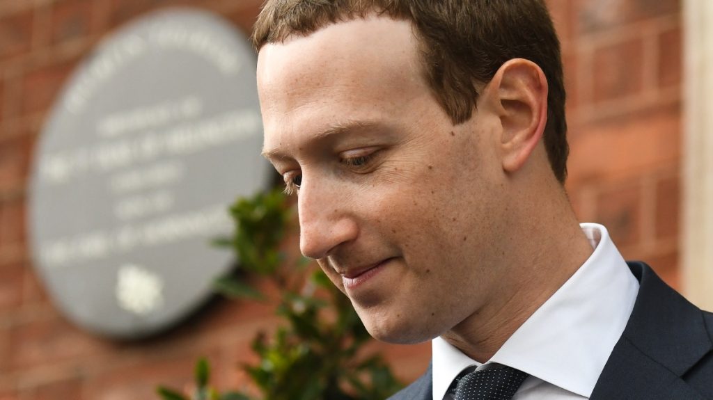 Mark Zuckerberg ya no es uno de los 10 más ricos de Estados Unidos