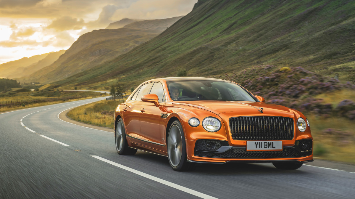 Flying Spur Speed, el sedán familiar que supera los 330 km/h | Esquire