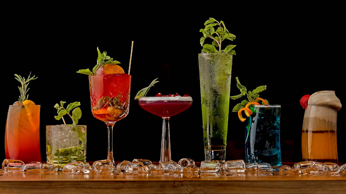 Las mejores maneras de disfrutar un trago sin subir de peso | Esquire